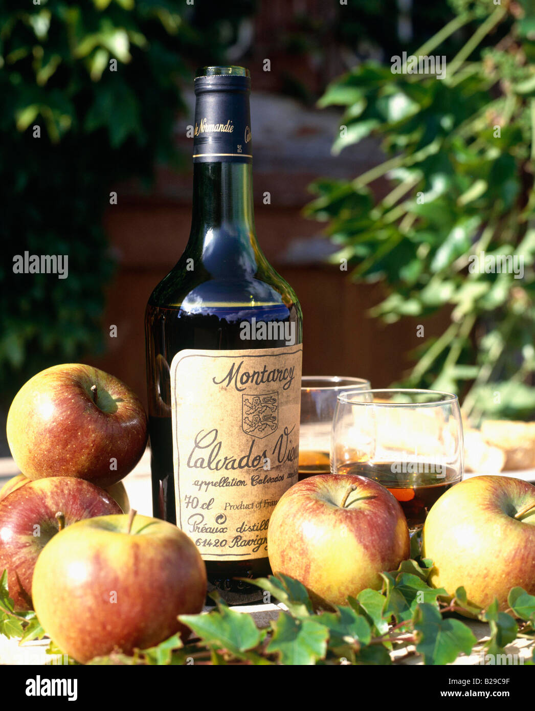 Normandy france apples hi-res stock photography and images - Alamy