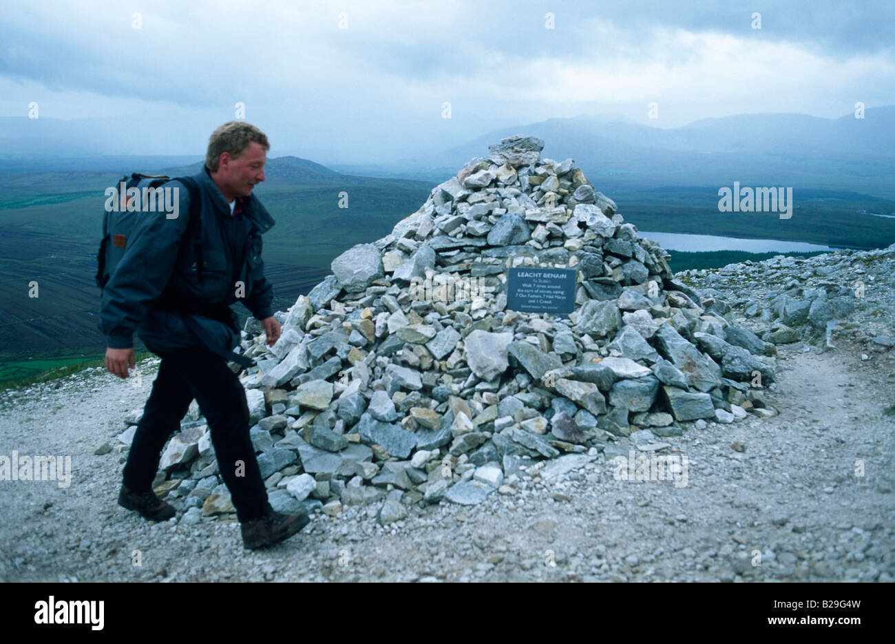 Hiking croagh patrick ireland hi-res stock photography and images - Alamy