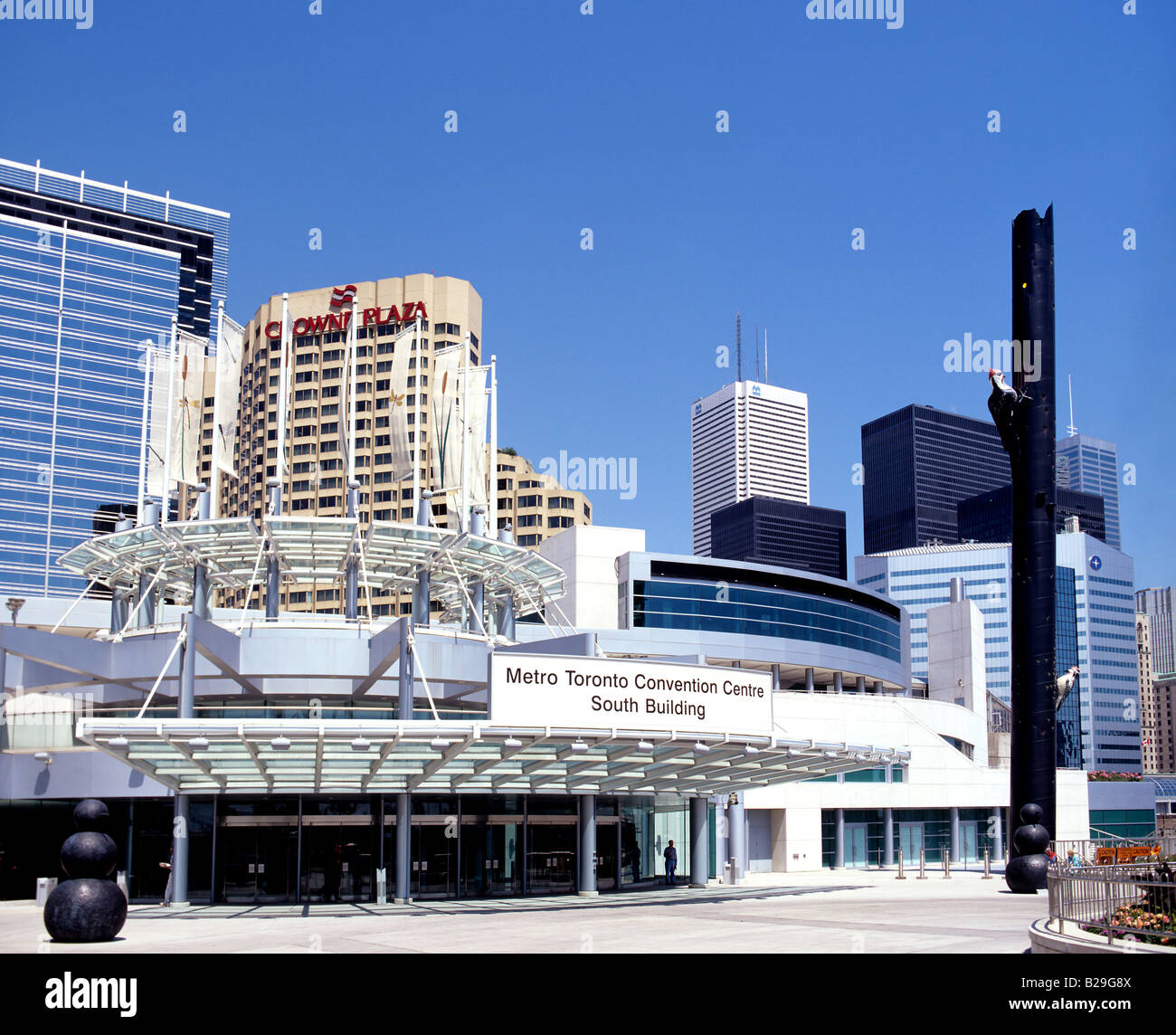 Metro hall toronto hi-res stock photography and images - Alamy