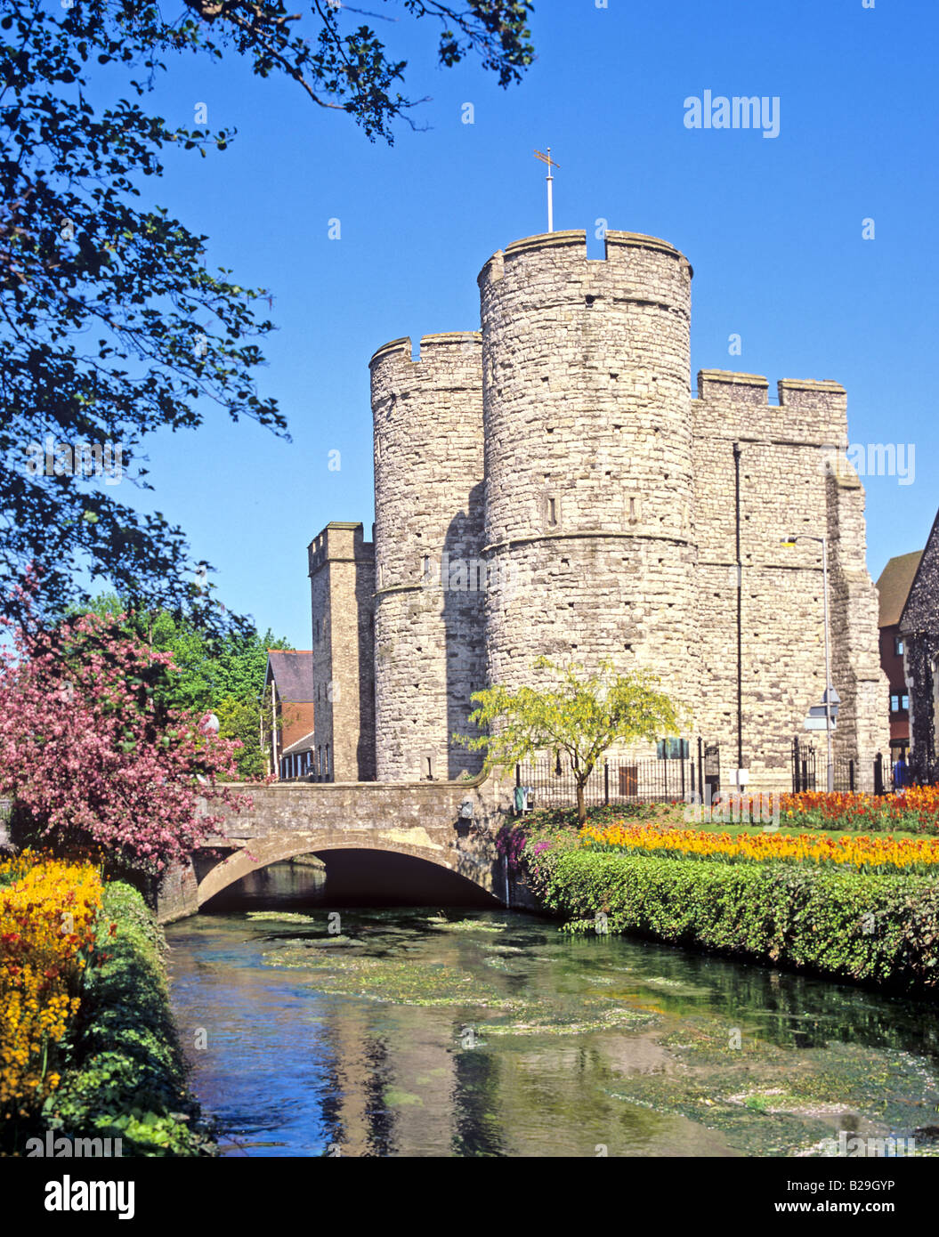 Medieval towers kent hi-res stock photography and images - Alamy