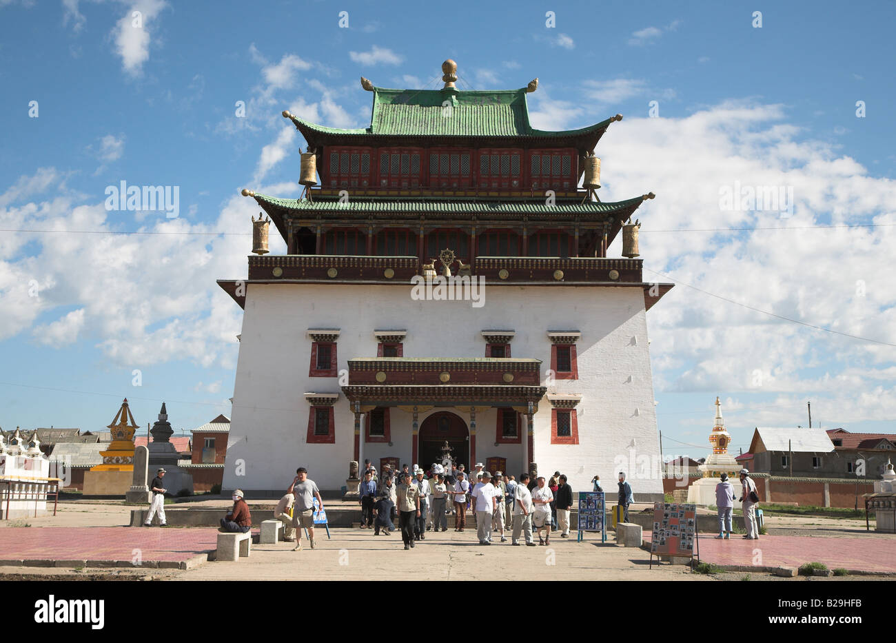 Gandantegchinlen khiid monastery hi-res stock photography and images ...