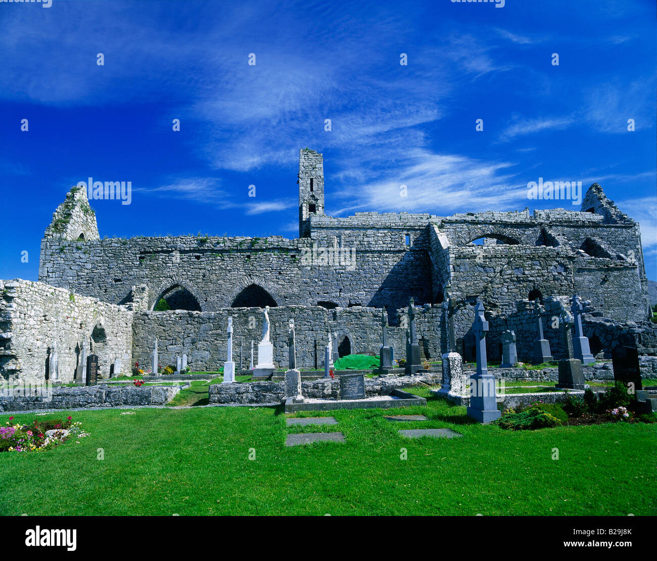 Church cemetery ruins county clare hi-res stock photography and images ...