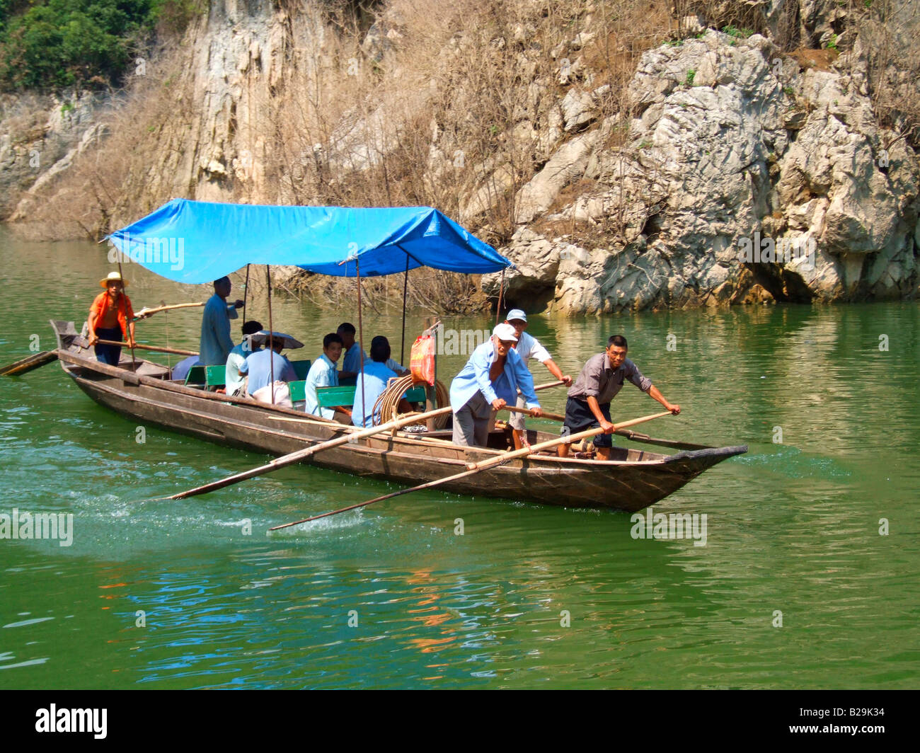 Shennong river boat hi-res stock photography and images - Alamy
