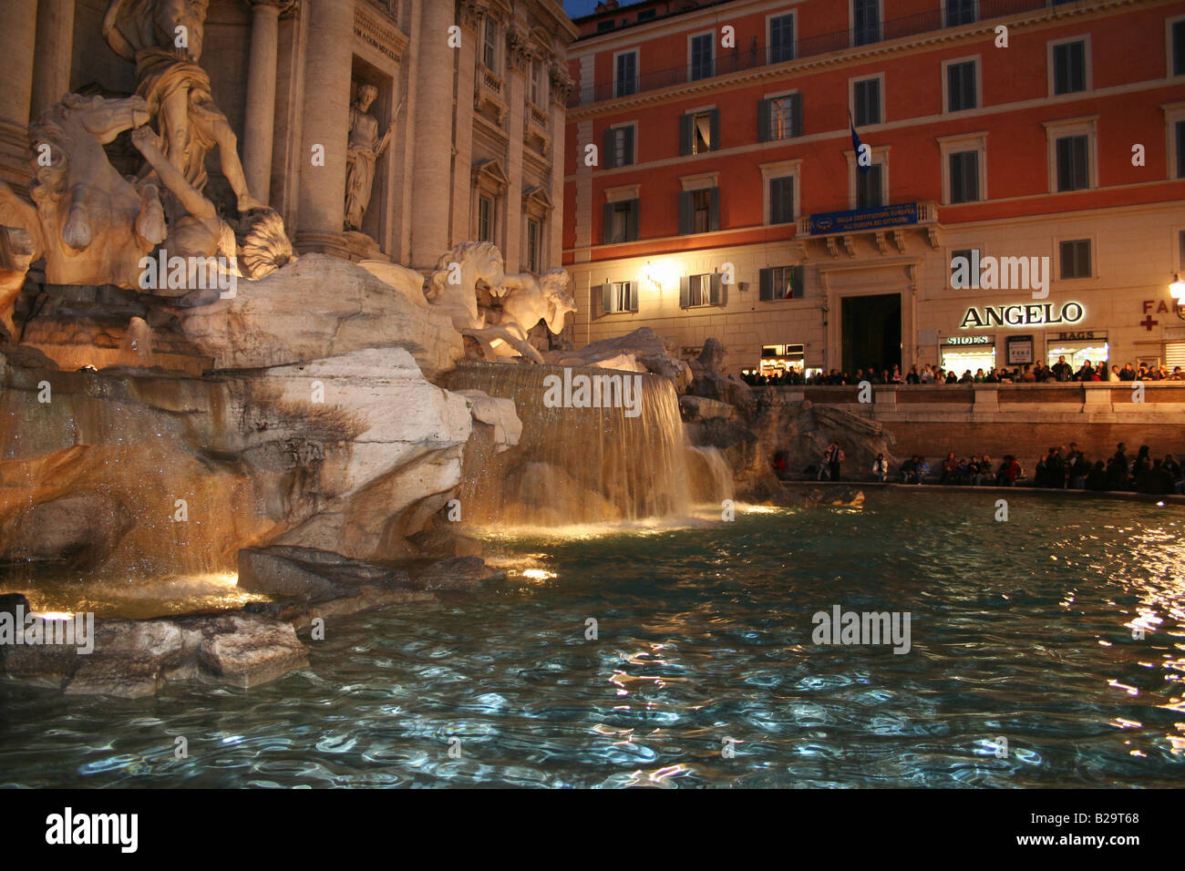 Rome trevi restaurant hi-res stock photography and images - Alamy