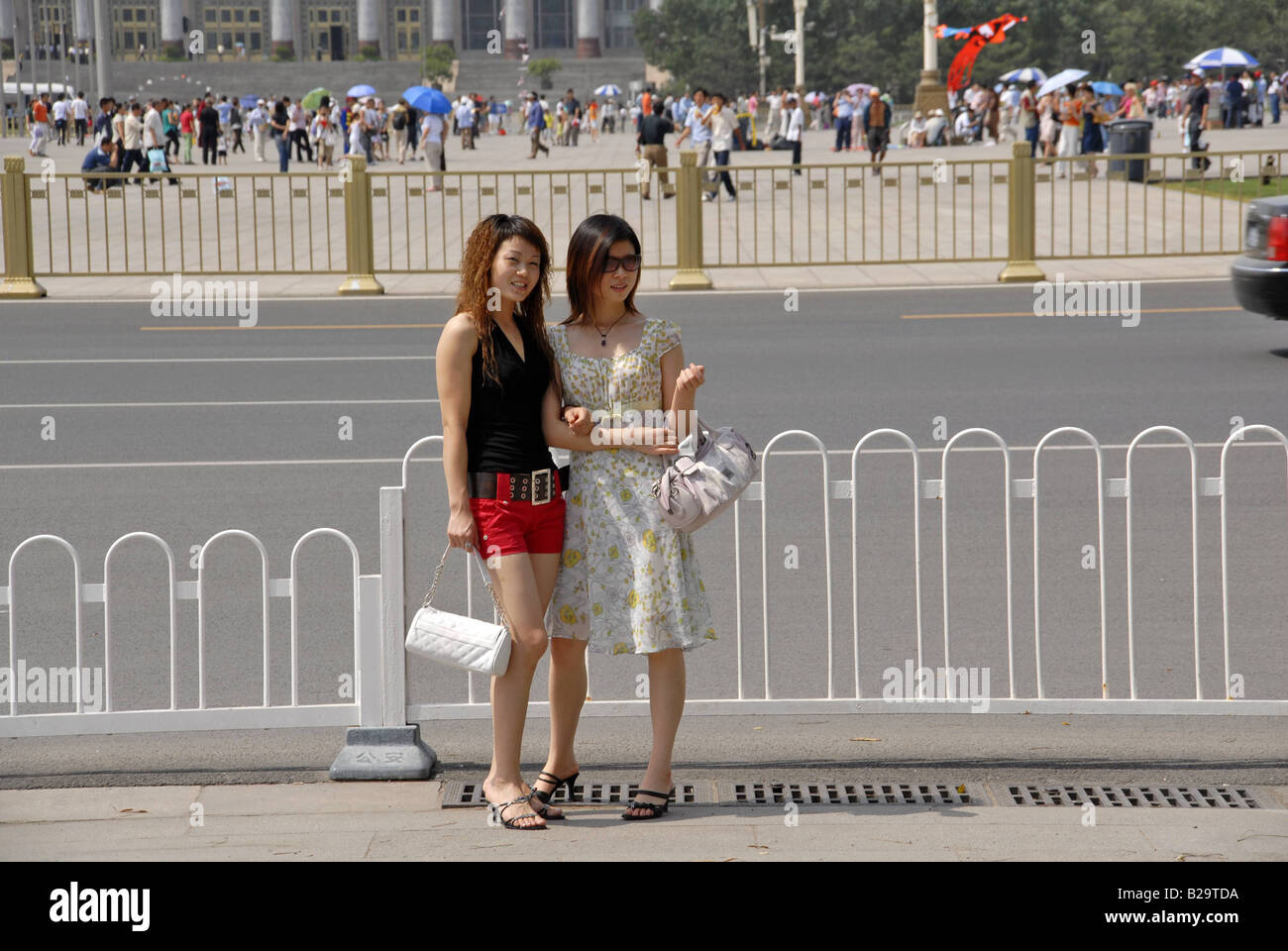 China beijing chinese girls hi-res stock photography and images - Alamy