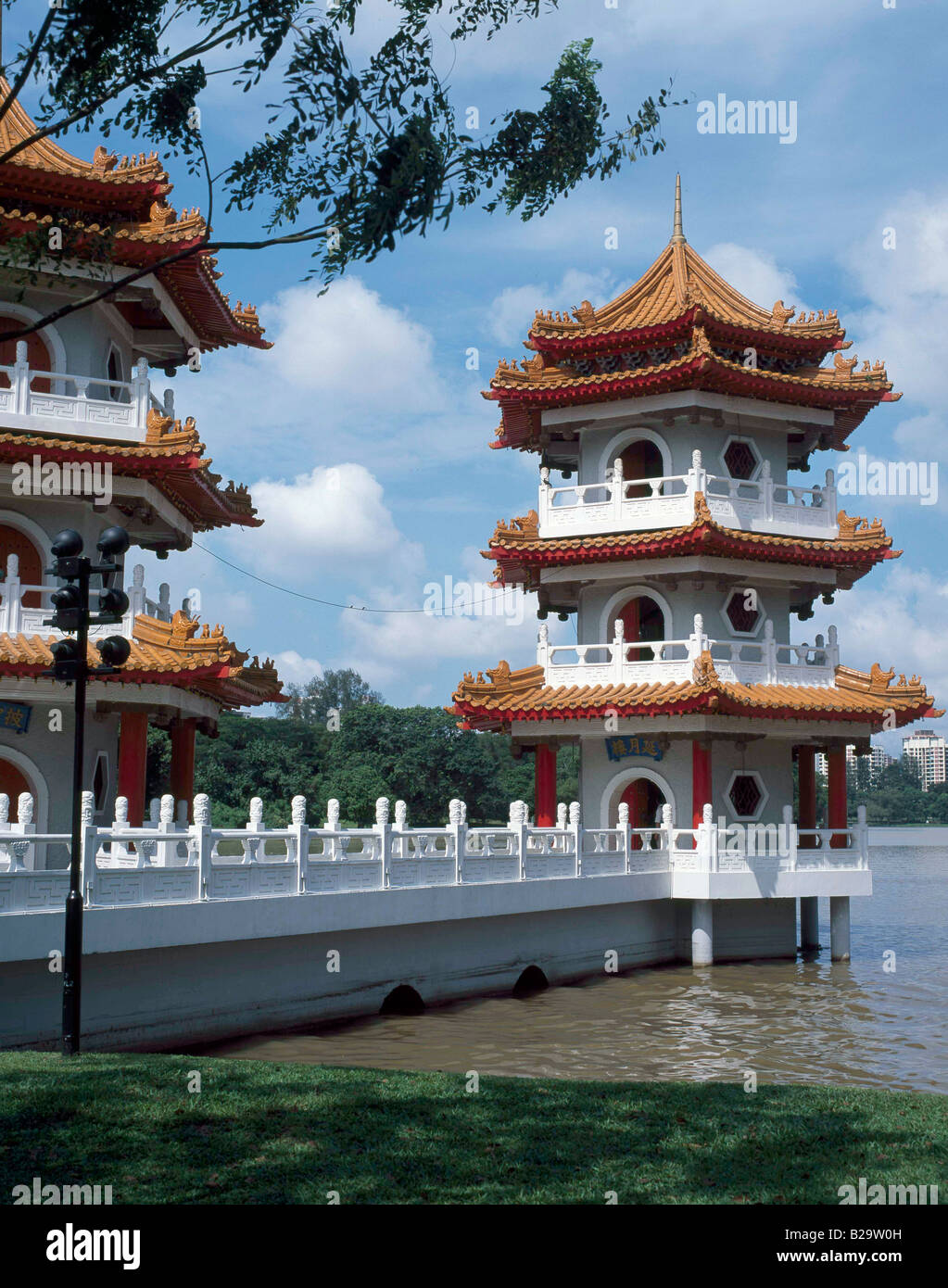 Chinese Garden Bridges Hi res Stock Photography And Images Alamy chinese-garden-bridges-hi-res-stock-photography-and-images-alamy