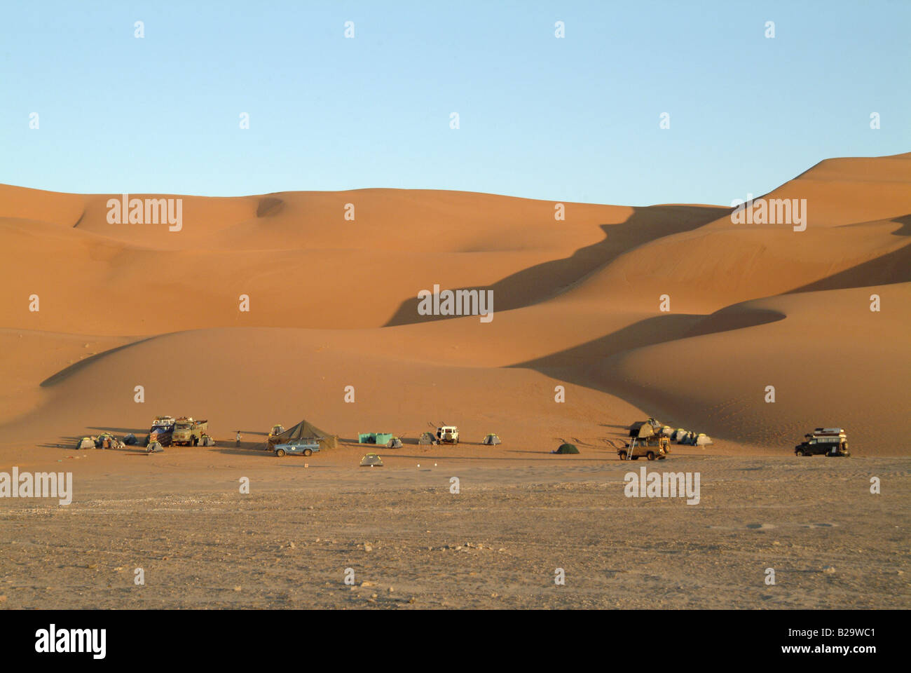 Sahara Desert Ref WP SAV 1356 COMPULSORY CREDIT World Pictures ...