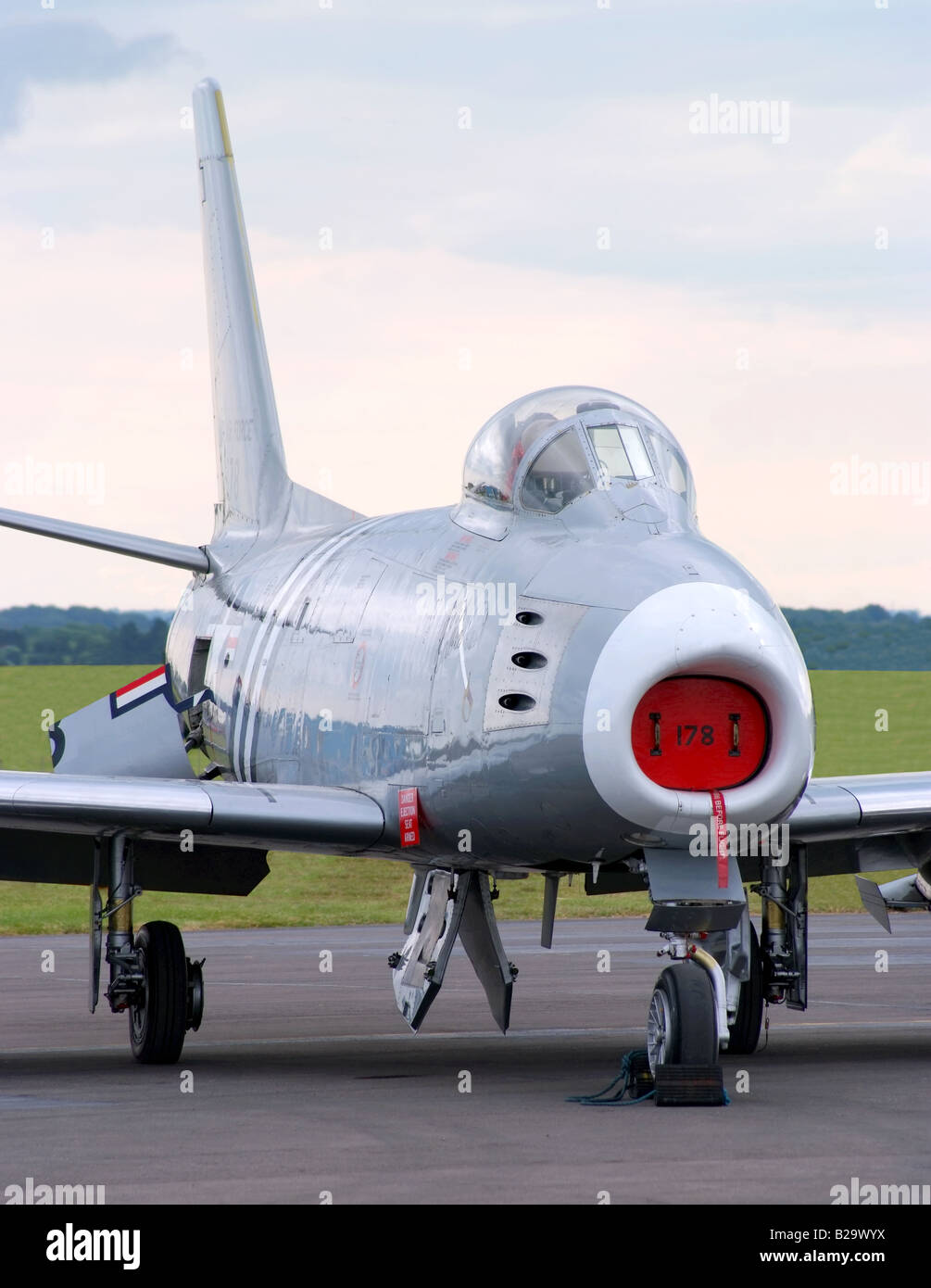 F 86 sabre jet hi-res stock photography and images - Alamy
