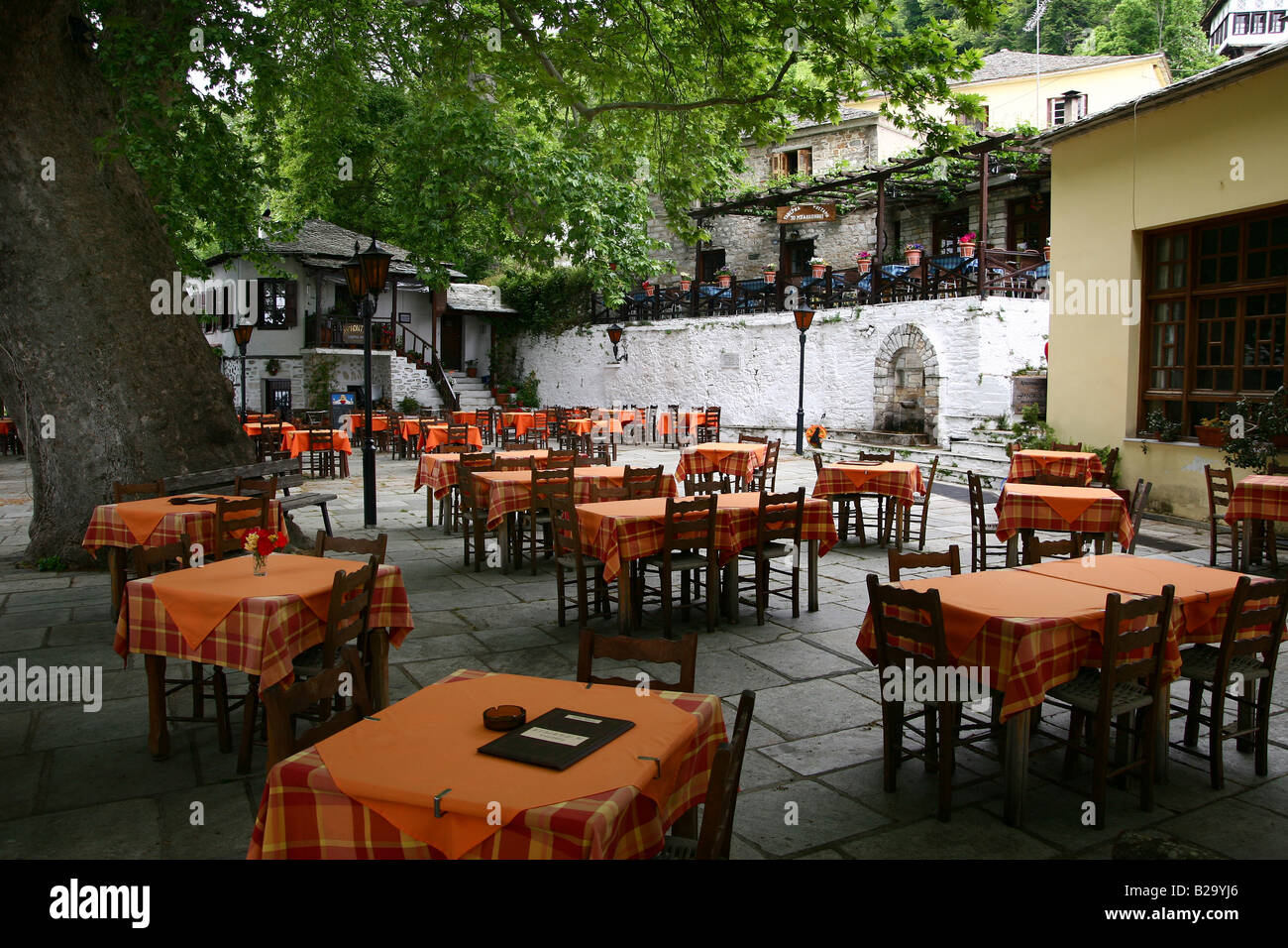 Makrinitsa cafe hi-res stock photography and images - Alamy