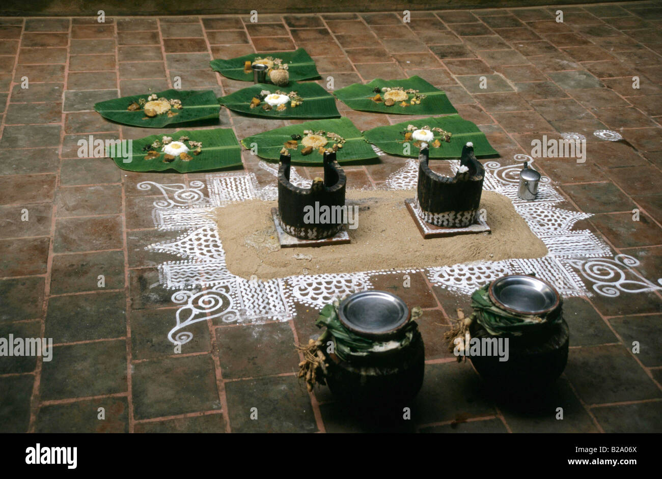 Pongal boiling rice ceremony hi-res stock photography and images - Alamy