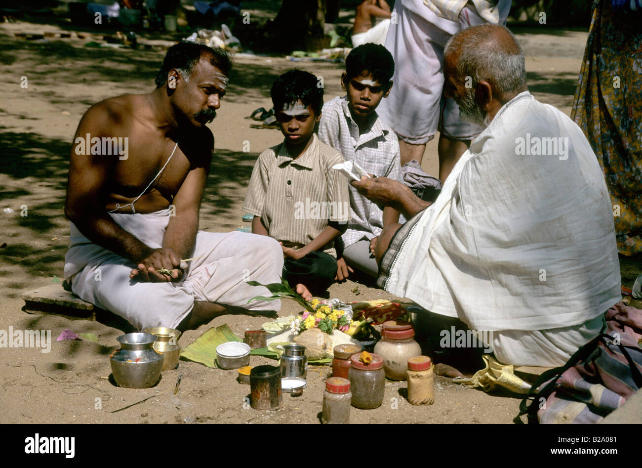 Pongal boiling rice ceremony hi-res stock photography and images - Alamy