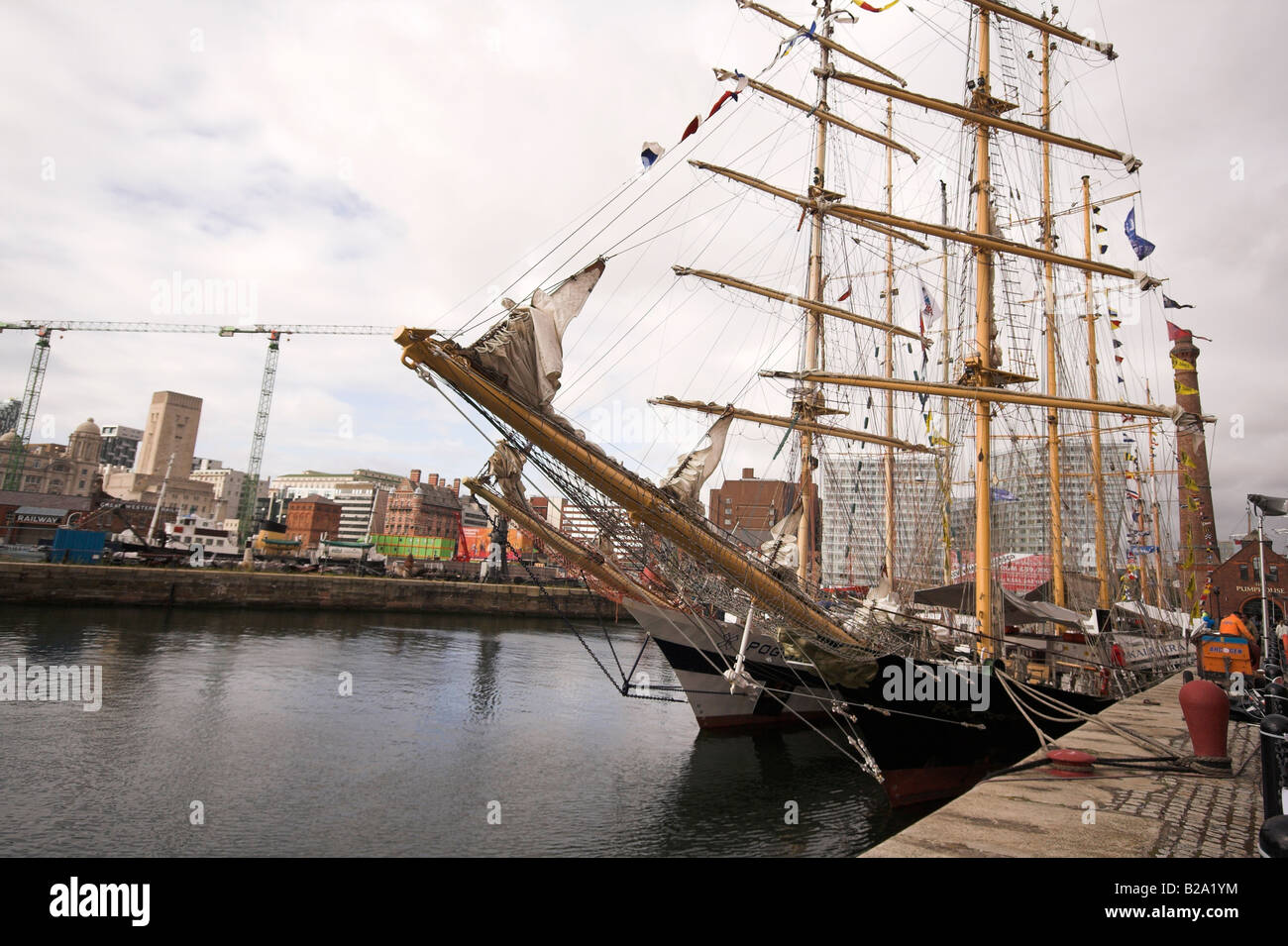 Pogoria sailing ship hi-res stock photography and images - Alamy