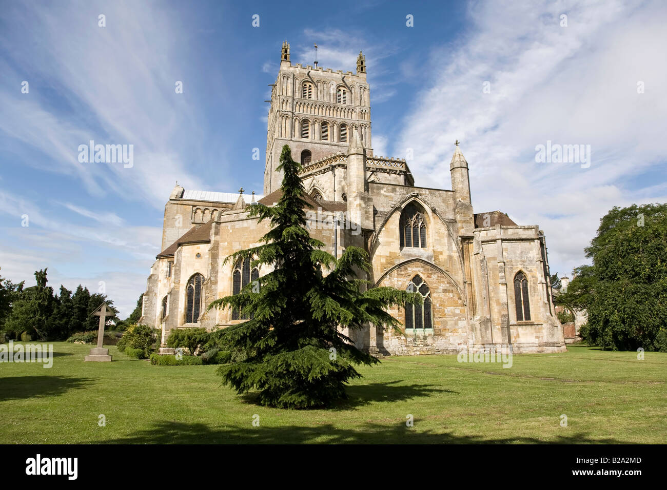 Tewkesbury's 12th century classic medieval Abbey Stock Photo - Alamy