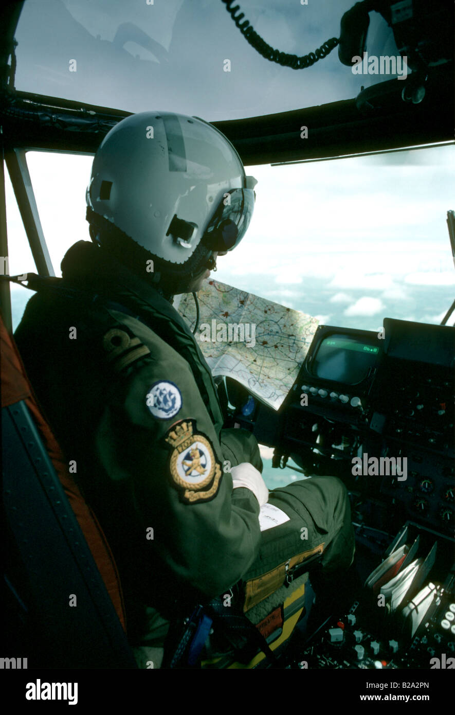 Pilot cockpit military hi-res stock photography and images - Alamy