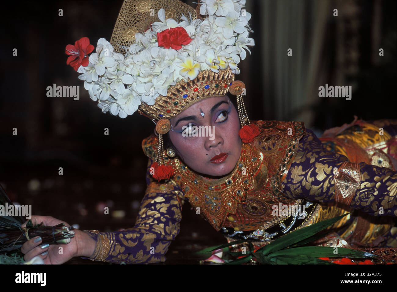 Indonesia bali girl women art hi-res stock photography and images - Alamy