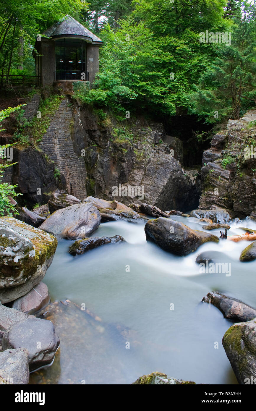 The hermitage viewpoint river braan hi-res stock photography and images ...