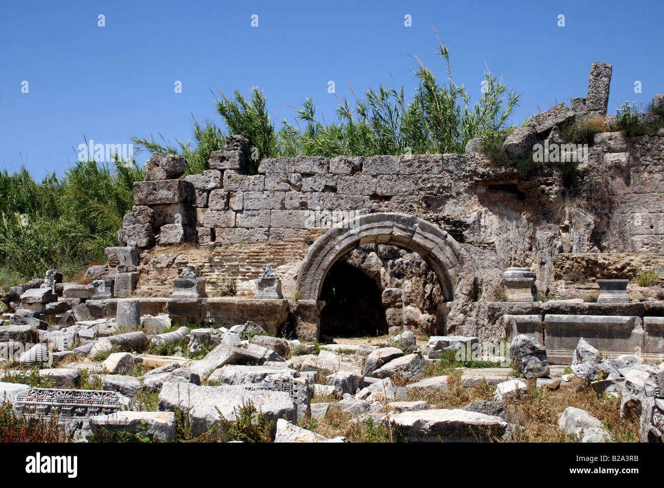 THE REMAINS OF THE ROMAN NYMPHAEUM AT PERGE, TURKEY Stock Photo - Alamy