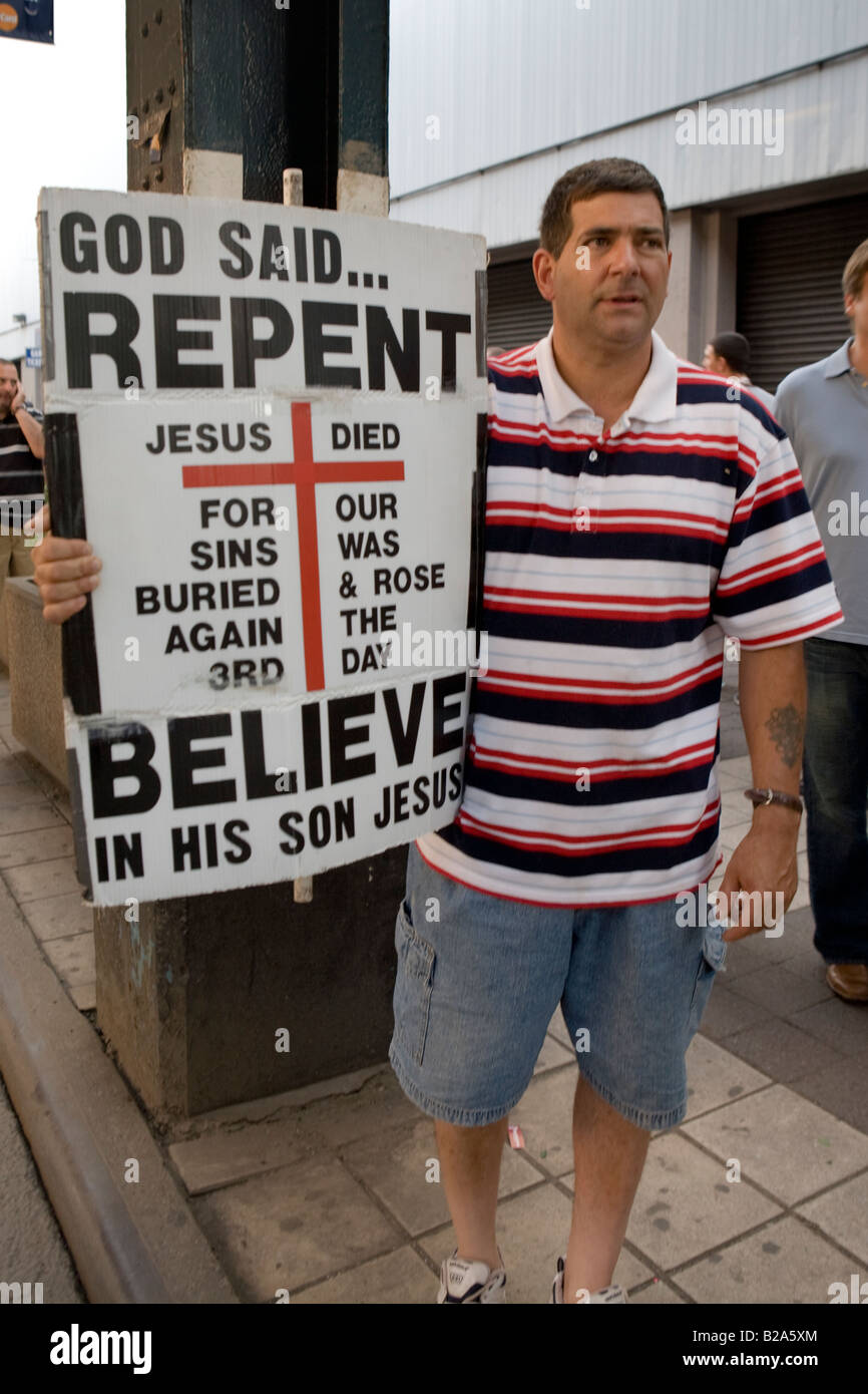 Christian Evangelist proselytzing New York City Stock Photo - Alamy
