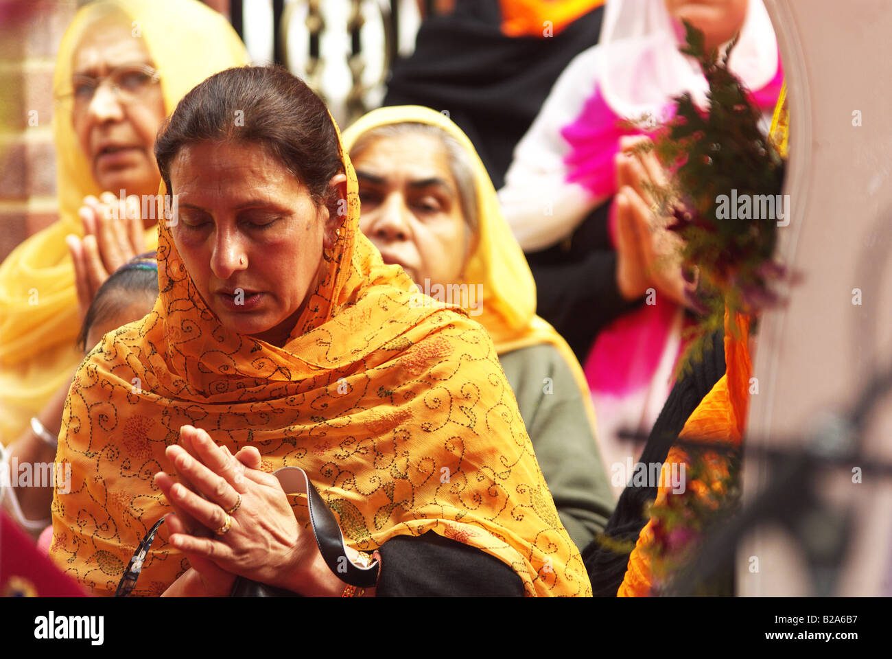 A Sikh prays as part of the Festival of Vaisahki Stock Photo - Alamy