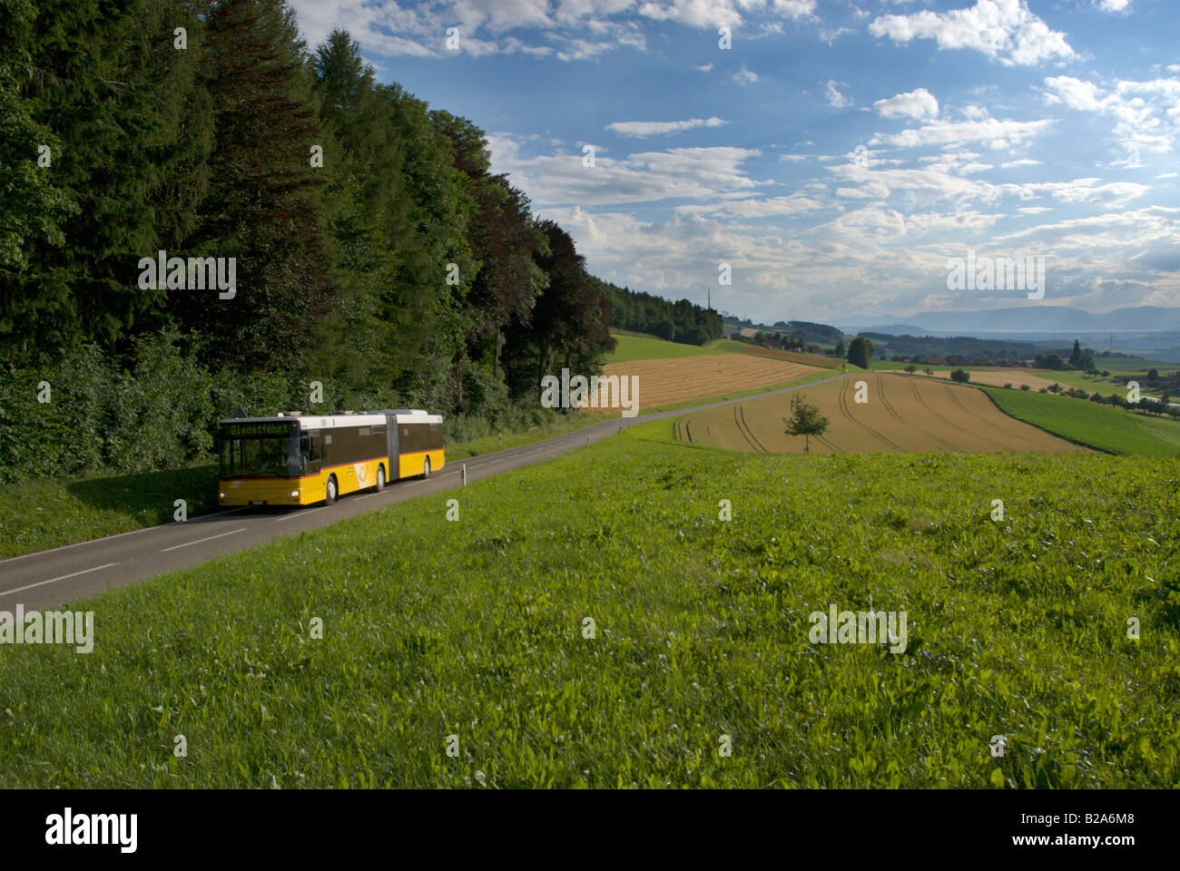 Bus countryside hi-res stock photography and images - Alamy