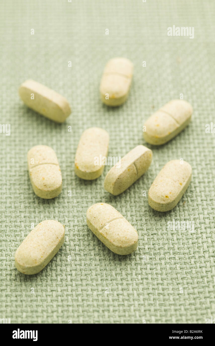 Vitamins minerals and supplements hi-res stock photography and images ...