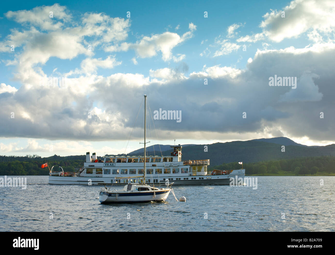 Ship lake windermere hi-res stock photography and images - Alamy