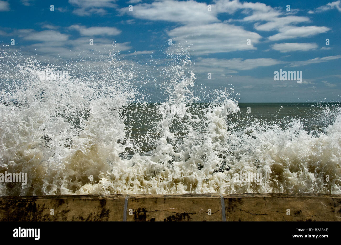 Explosive wave hi-res stock photography and images - Alamy