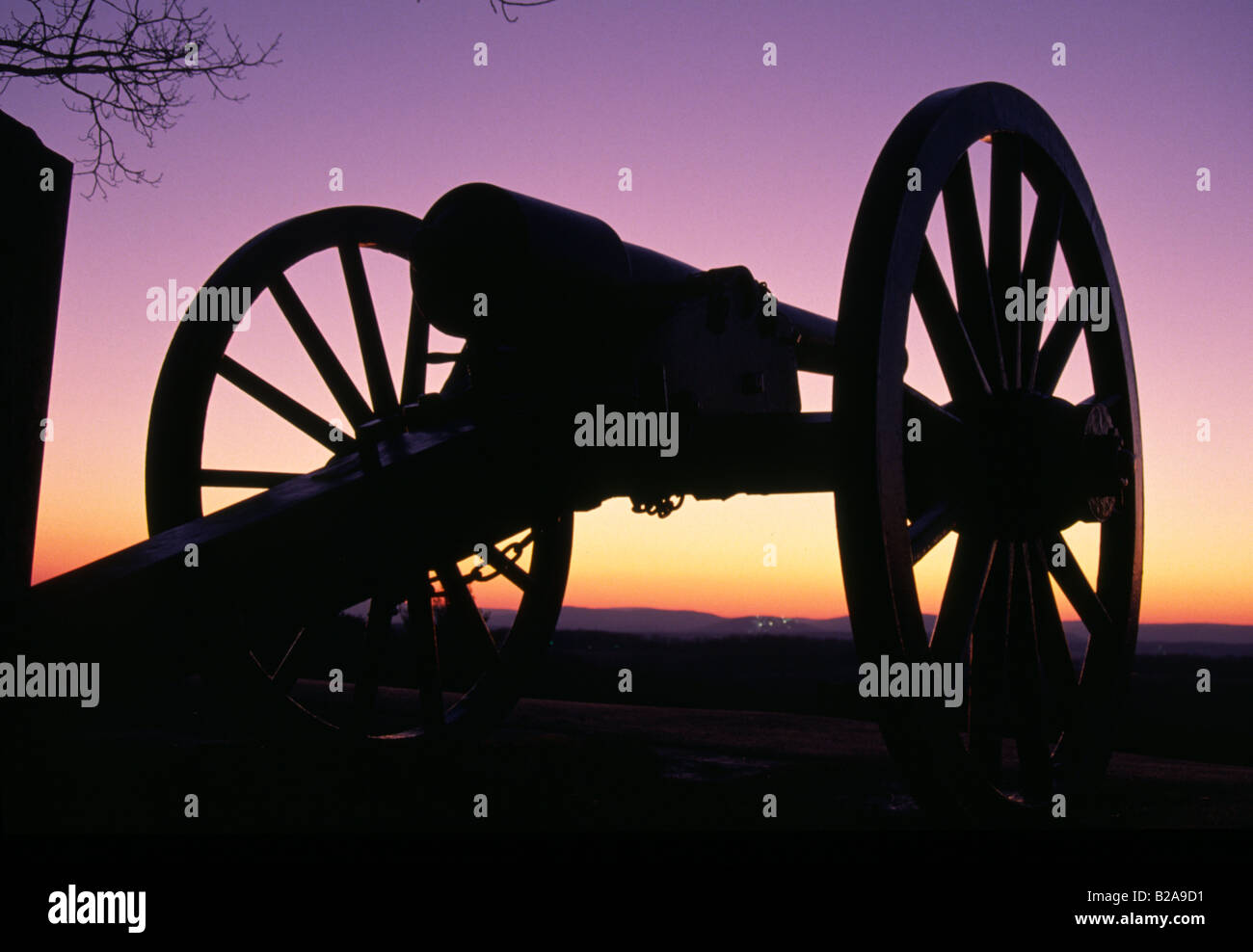Gettysburg Battlefield Battle Cannon Sunset Stock Photo - Alamy