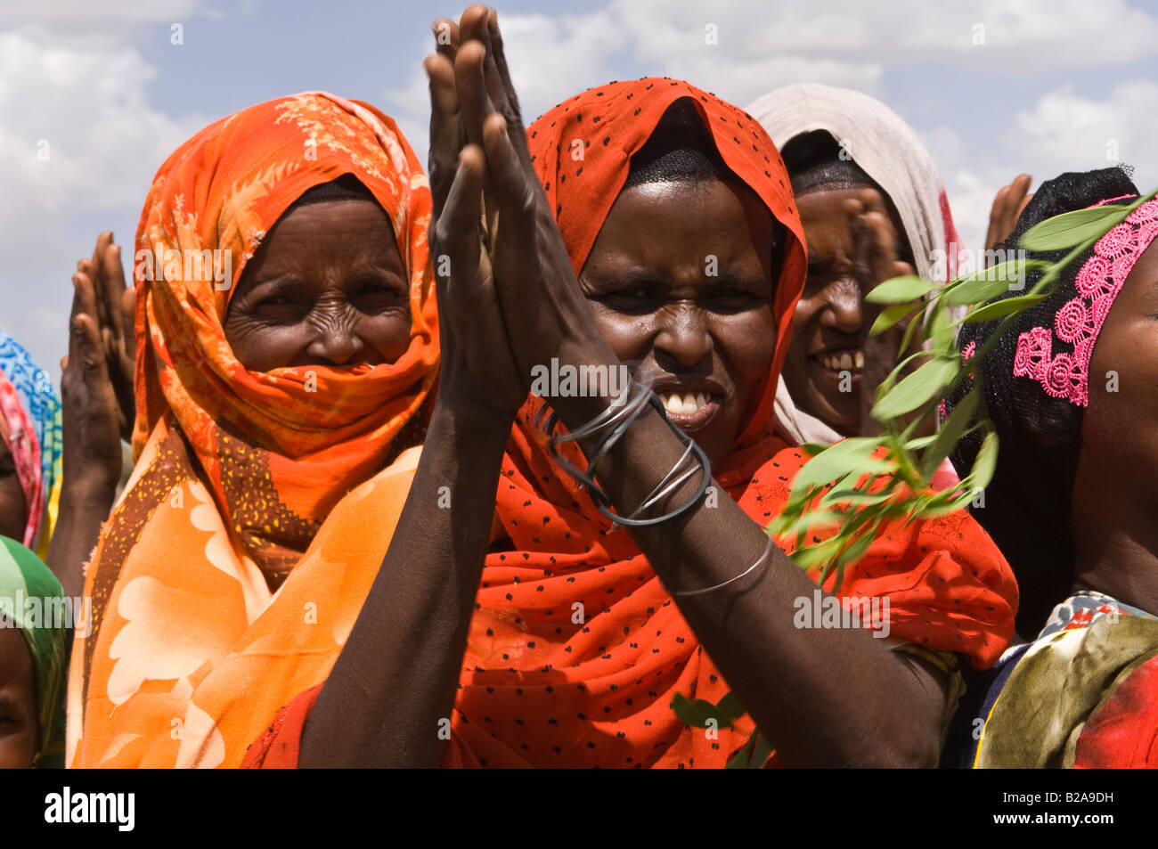 Somali women smile hi-res stock photography and images - Alamy