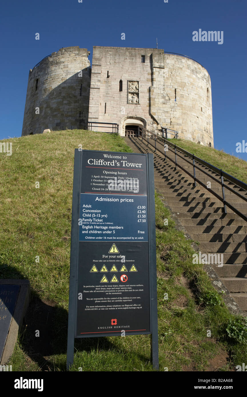 CLIFFORDS TOWER YORK CASTLE SUMMER NORTH YORKSHIRE ENGLAND UNITED ...