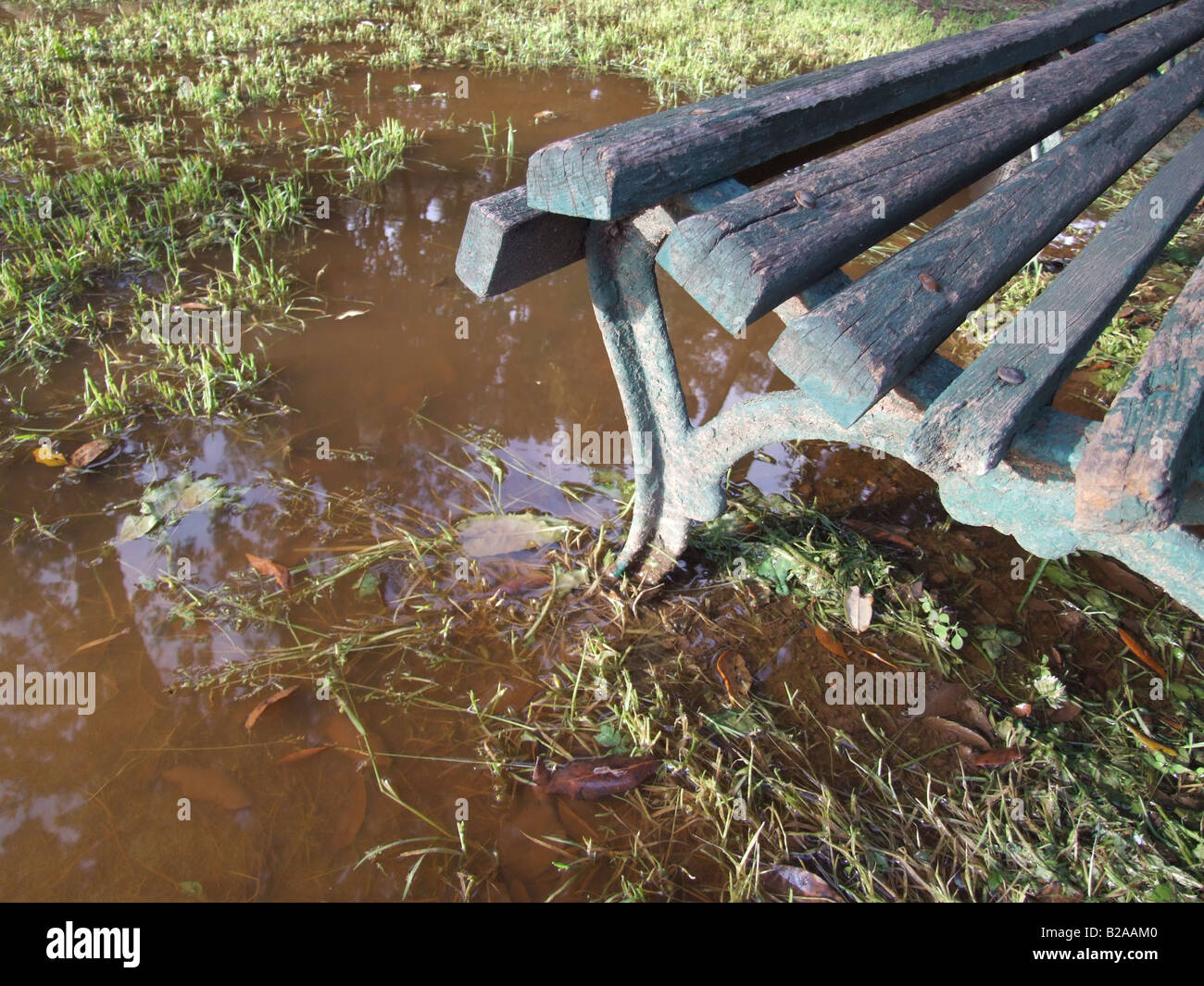 Muddy wooden park bench hi-res stock photography and images - Alamy