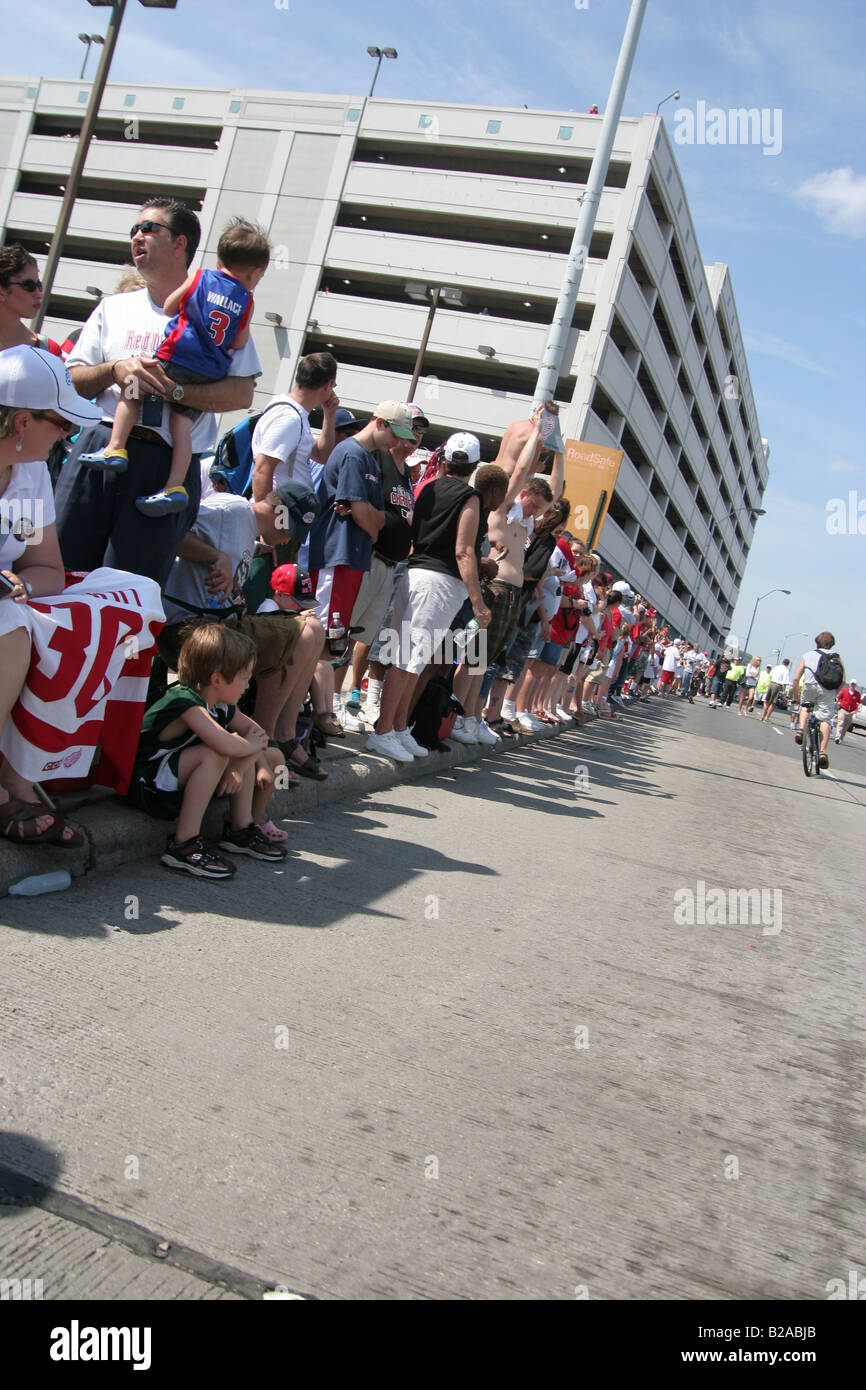 Detroit Red Wings fans gather along Woodward for the 2008 Stanley Cup ...