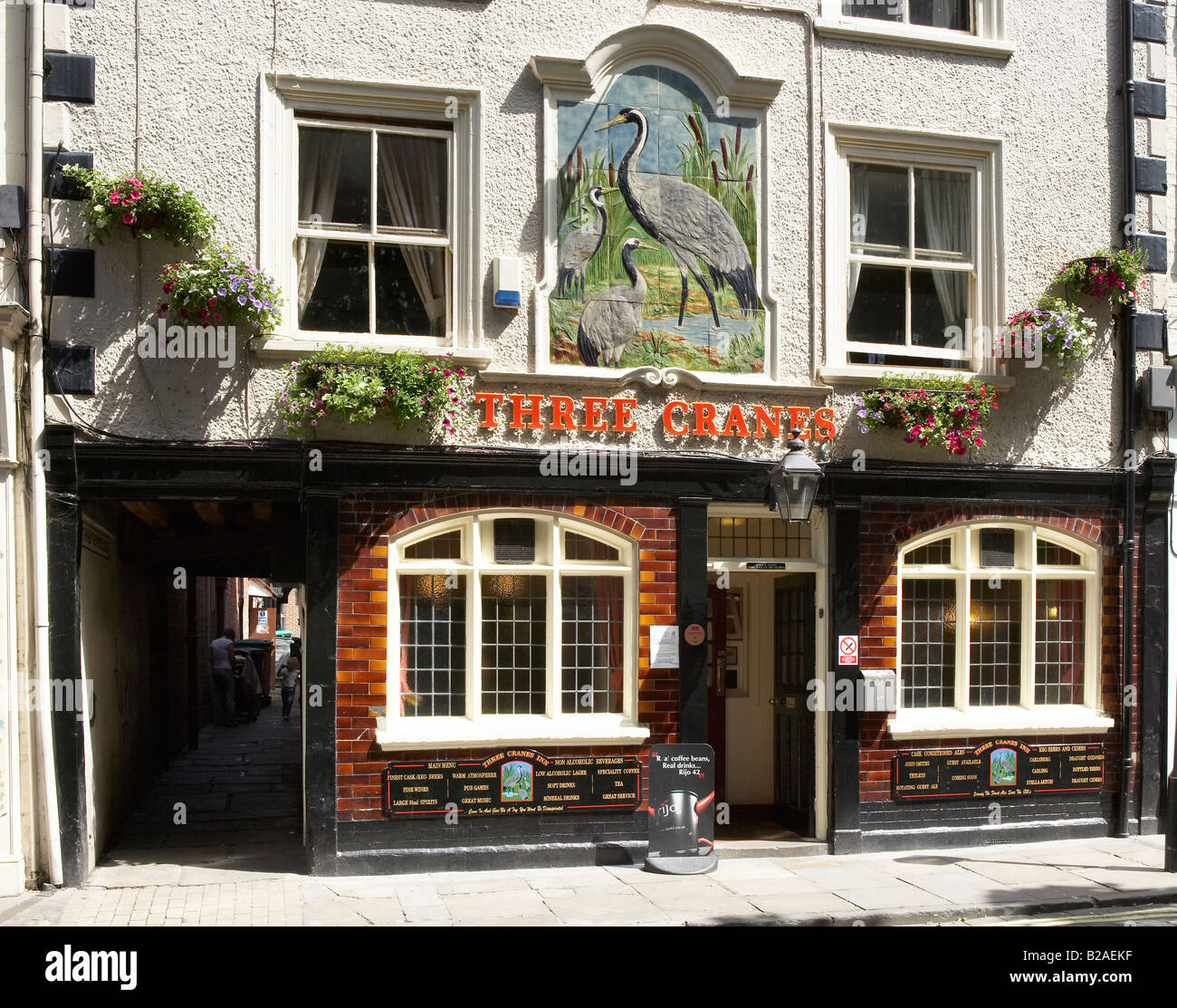 THREE CRANES PUBLIC HOUSE SUMMER YORK ENGLAND UK Stock Photo - Alamy