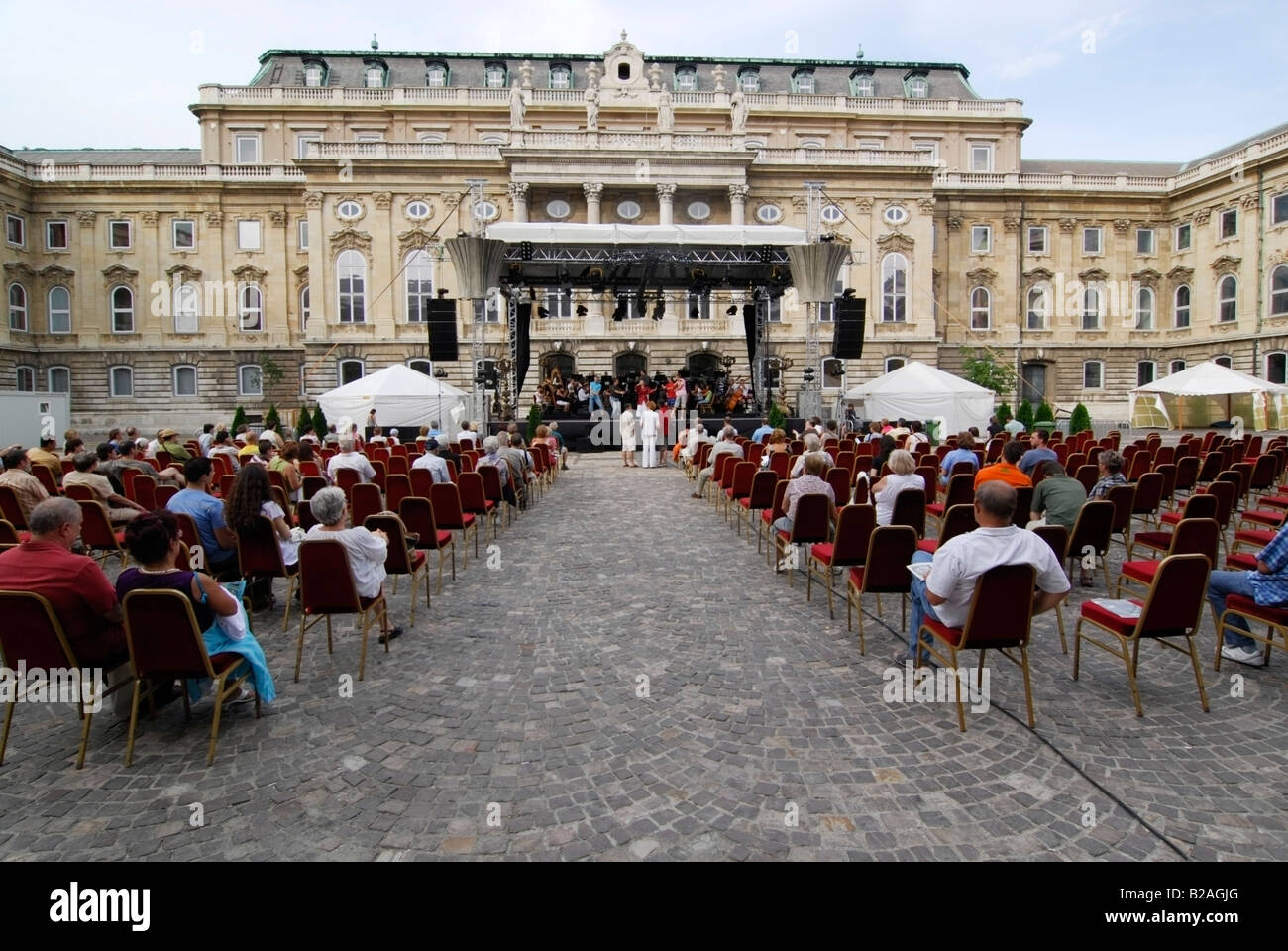 Air performance hi-res stock photography and images - Alamy