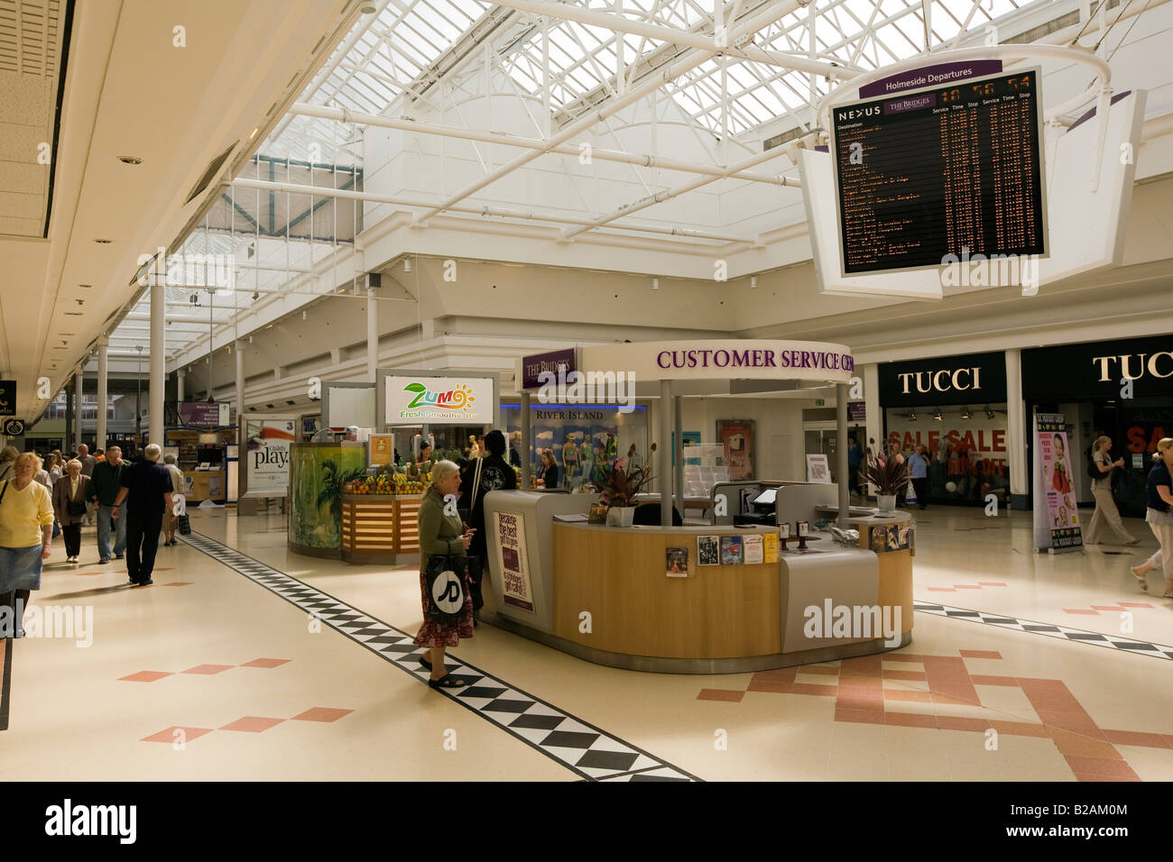 Information desk mall hi-res stock photography and images - Alamy