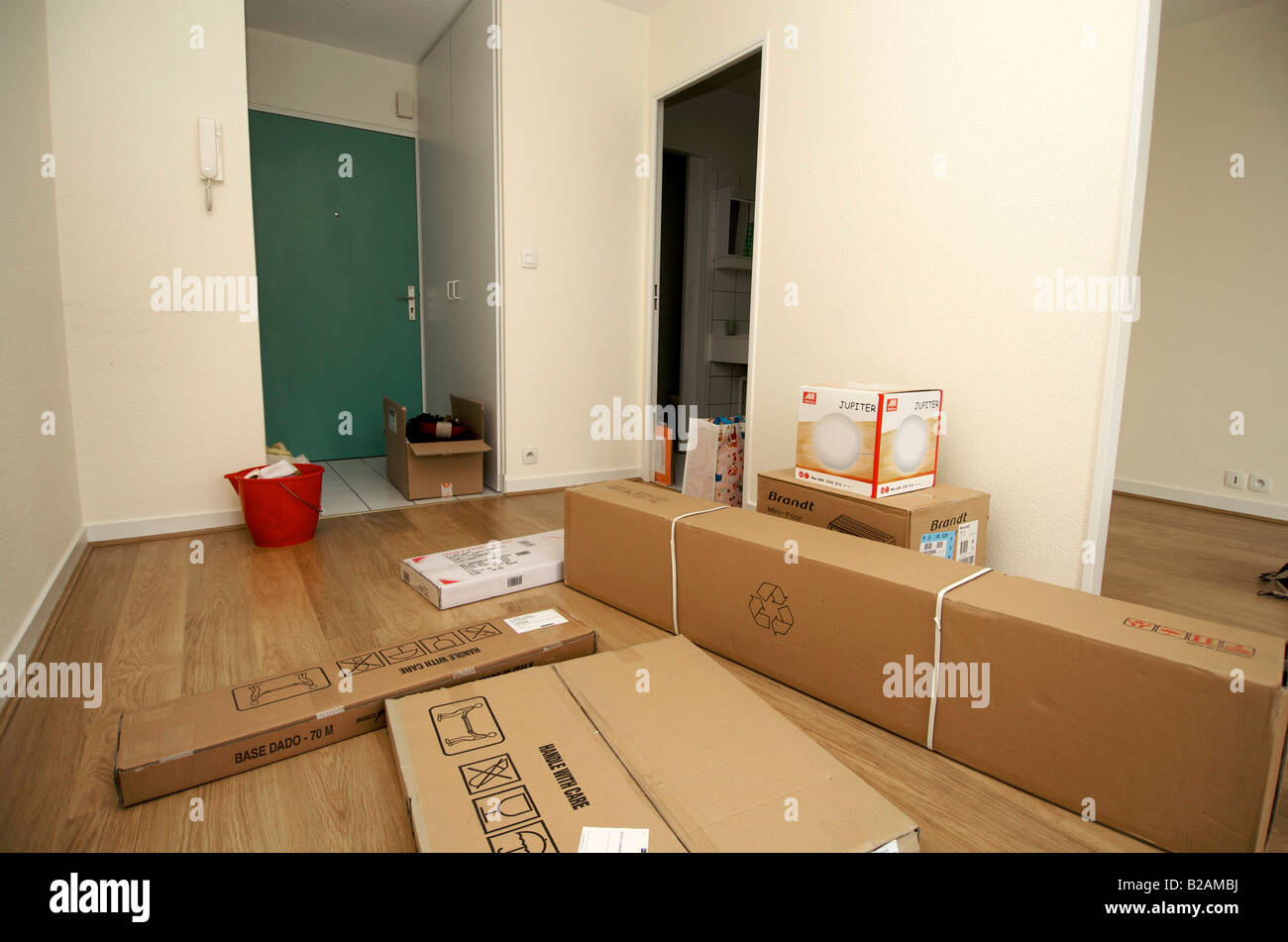 Flat pack furniture boxes hi-res stock photography and images - Alamy