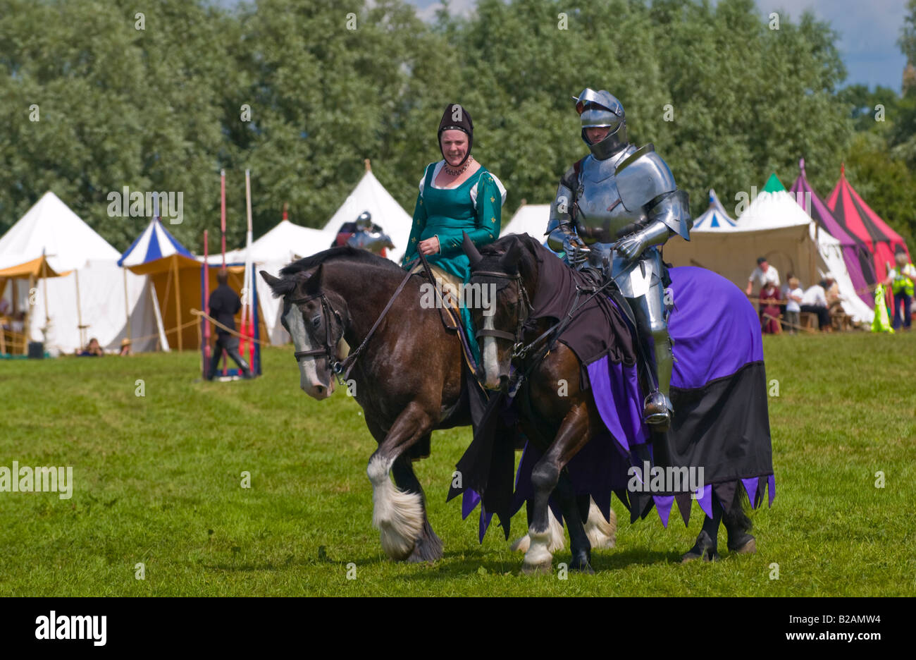 Knight and maiden hi-res stock photography and images - Alamy