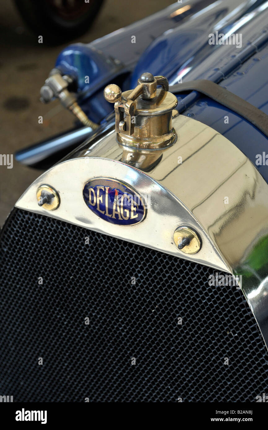 Vintage car radiator cap hi-res stock photography and images - Alamy