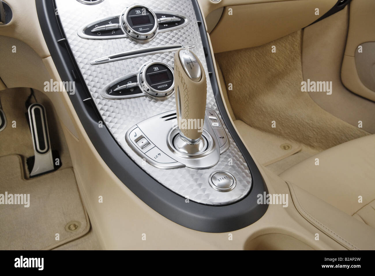 2006 Bugatti Veyron 16.4 in Black - Gear shifter/center console Stock ...