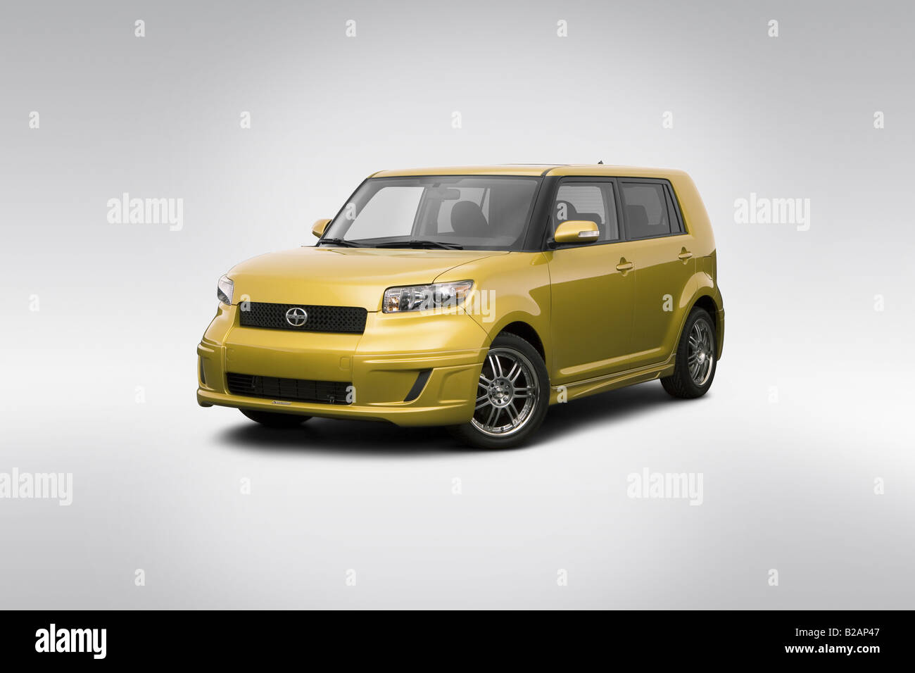 Station wagon side view hi-res stock photography and images - Alamy