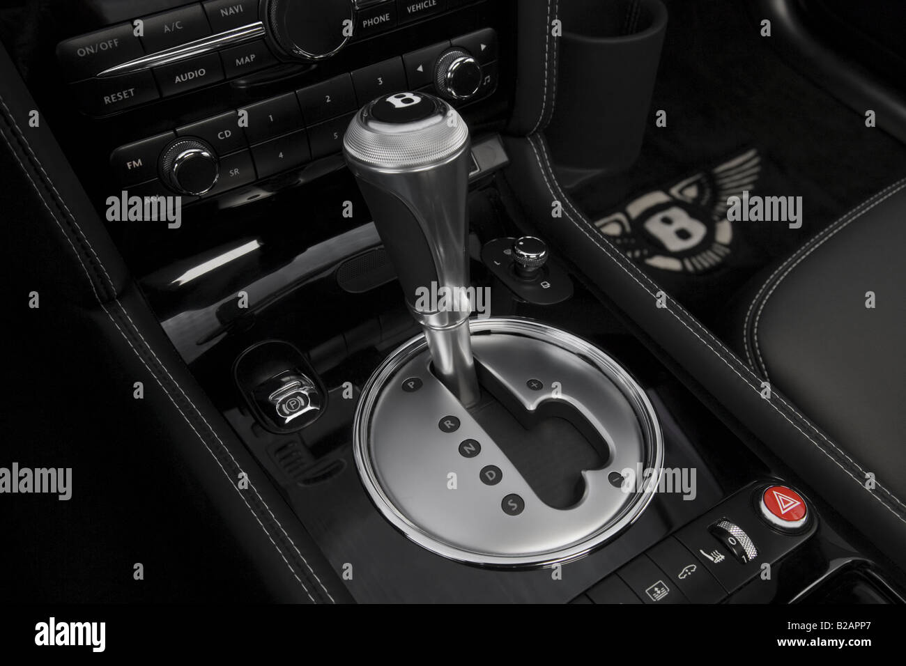 Bentley car gear stick hi-res stock photography and images - Alamy