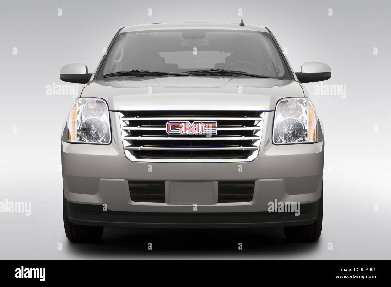 2008 GMC Yukon Hybrid in Silver - Low/Wide Front Stock Photo - Alamy