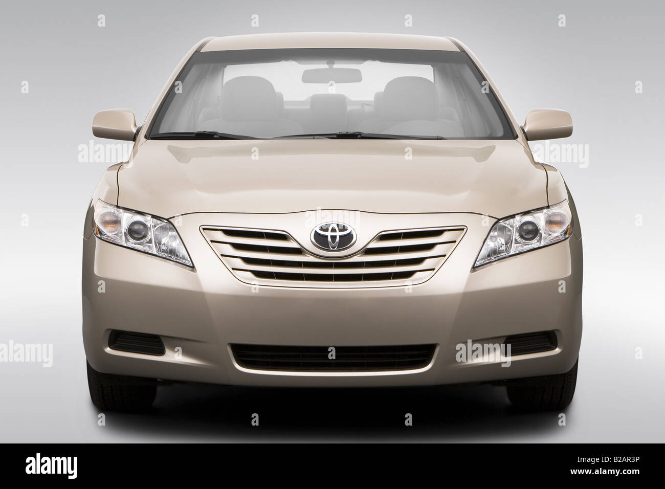 2009 Toyota Camry in Beige - Low/Wide Front Stock Photo - Alamy