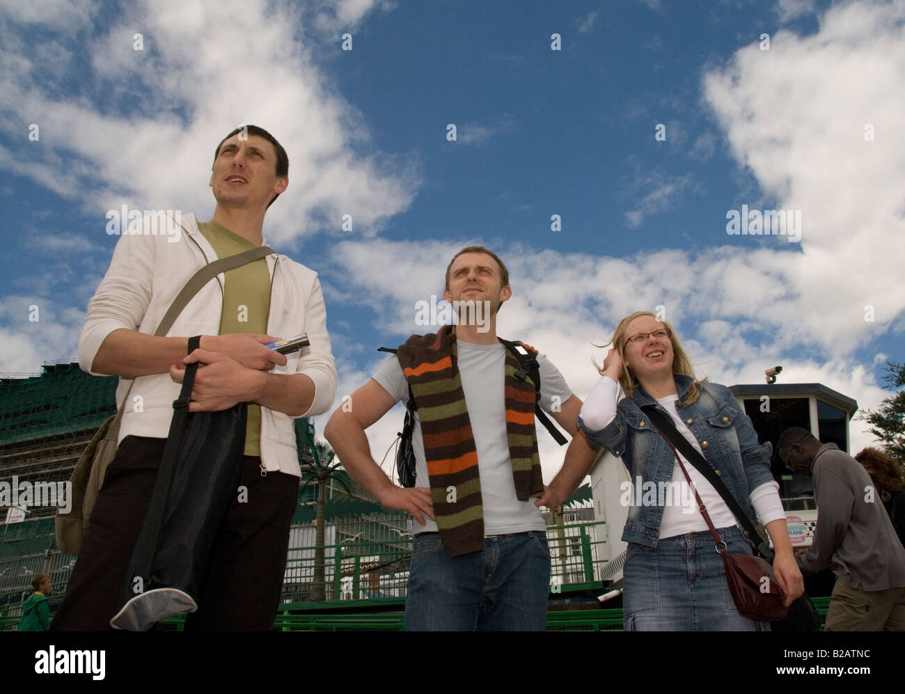 People looking up at sky hi-res stock photography and images - Alamy