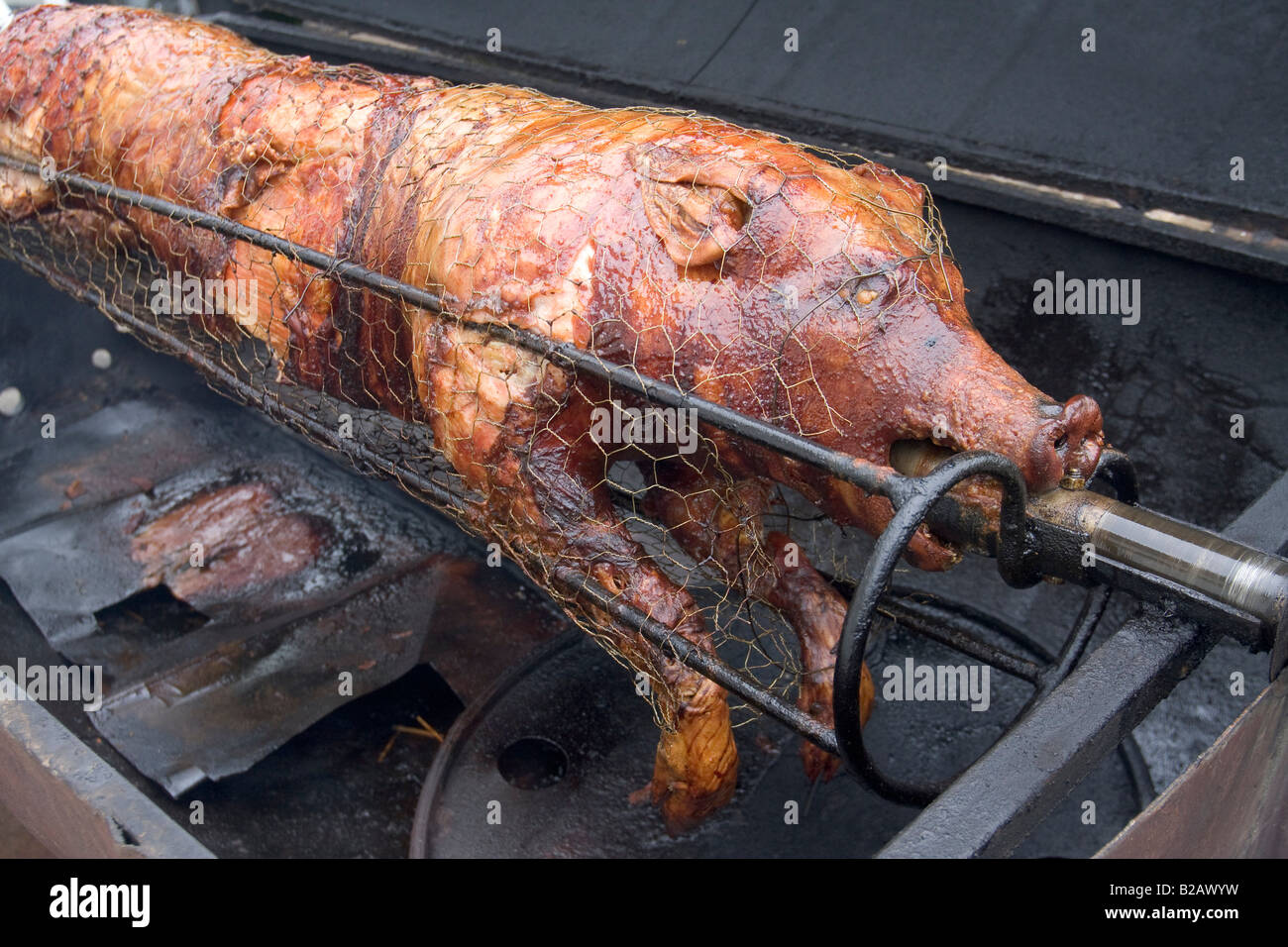 Pig rotisserie hi-res stock photography and images - Alamy