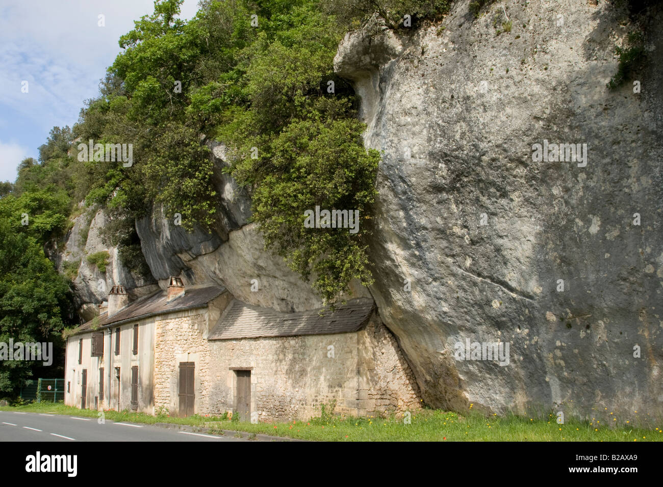 Troglodyte cave france hi-res stock photography and images - Alamy