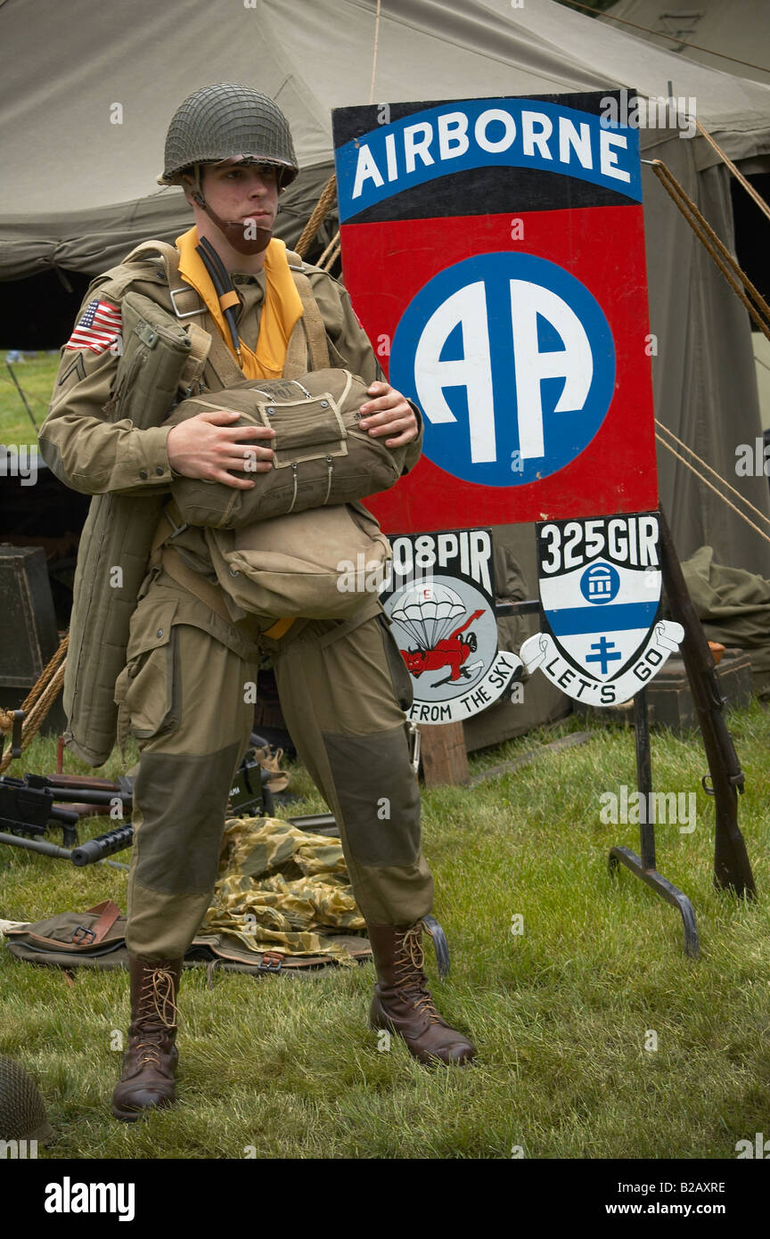 Airborne Reenactors High Resolution Stock Photography and Images - Alamy