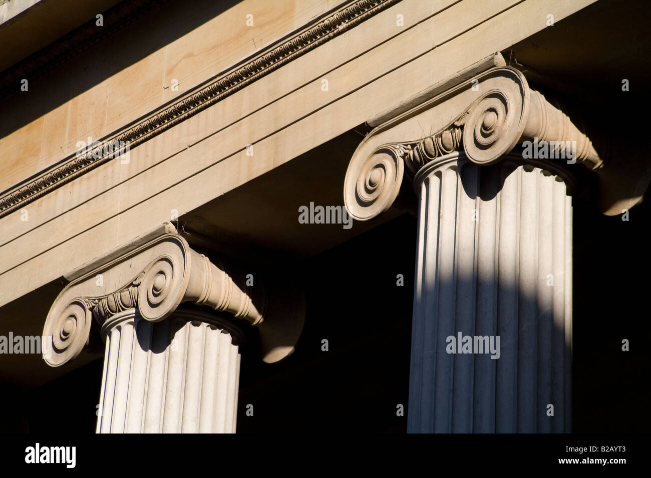 Fluted column house hi-res stock photography and images - Alamy