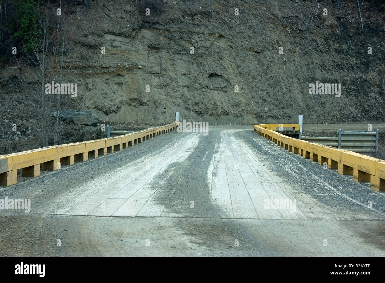 One way bridge hi-res stock photography and images - Alamy