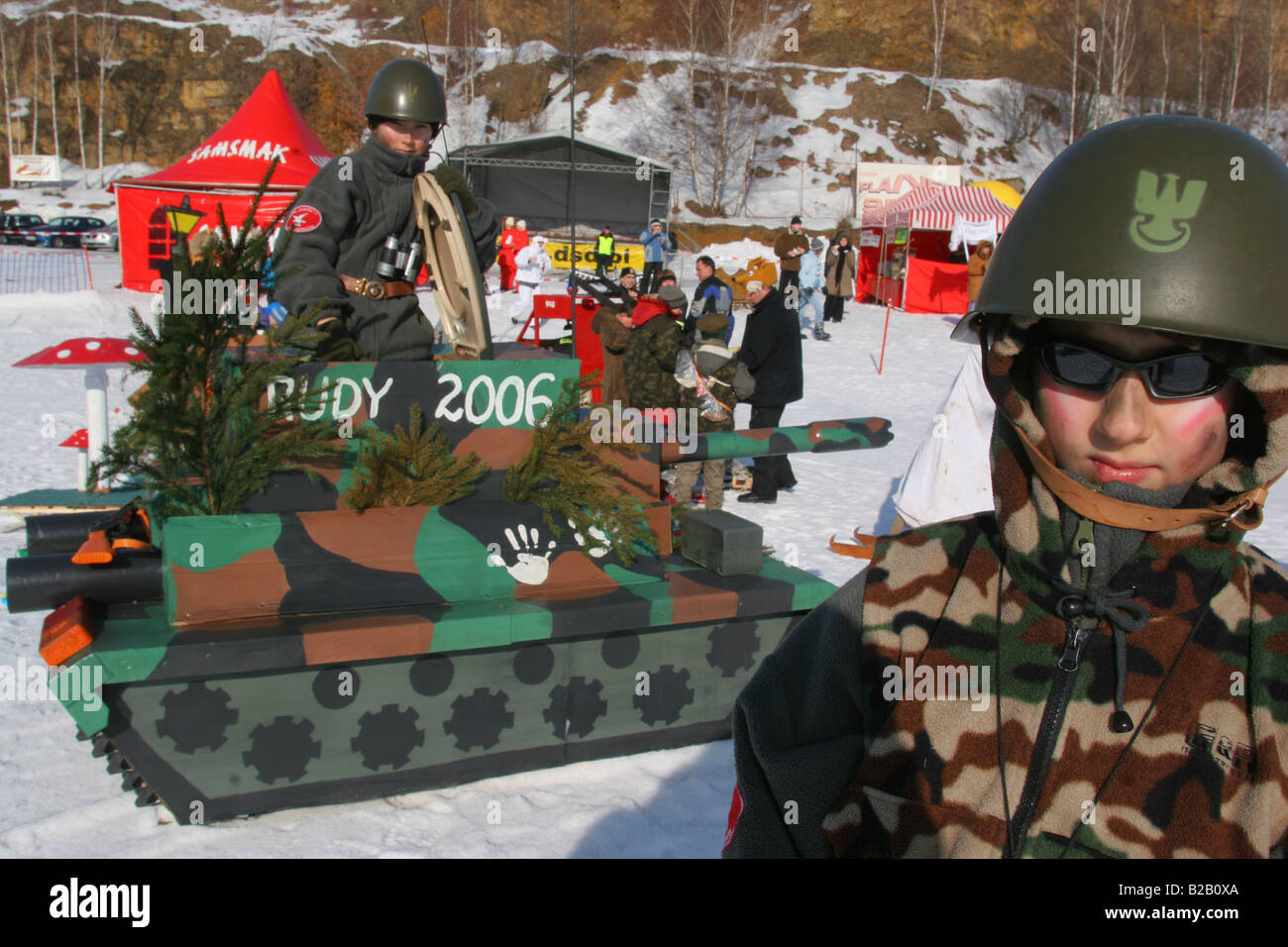 Children on sledges hi-res stock photography and images - Alamy